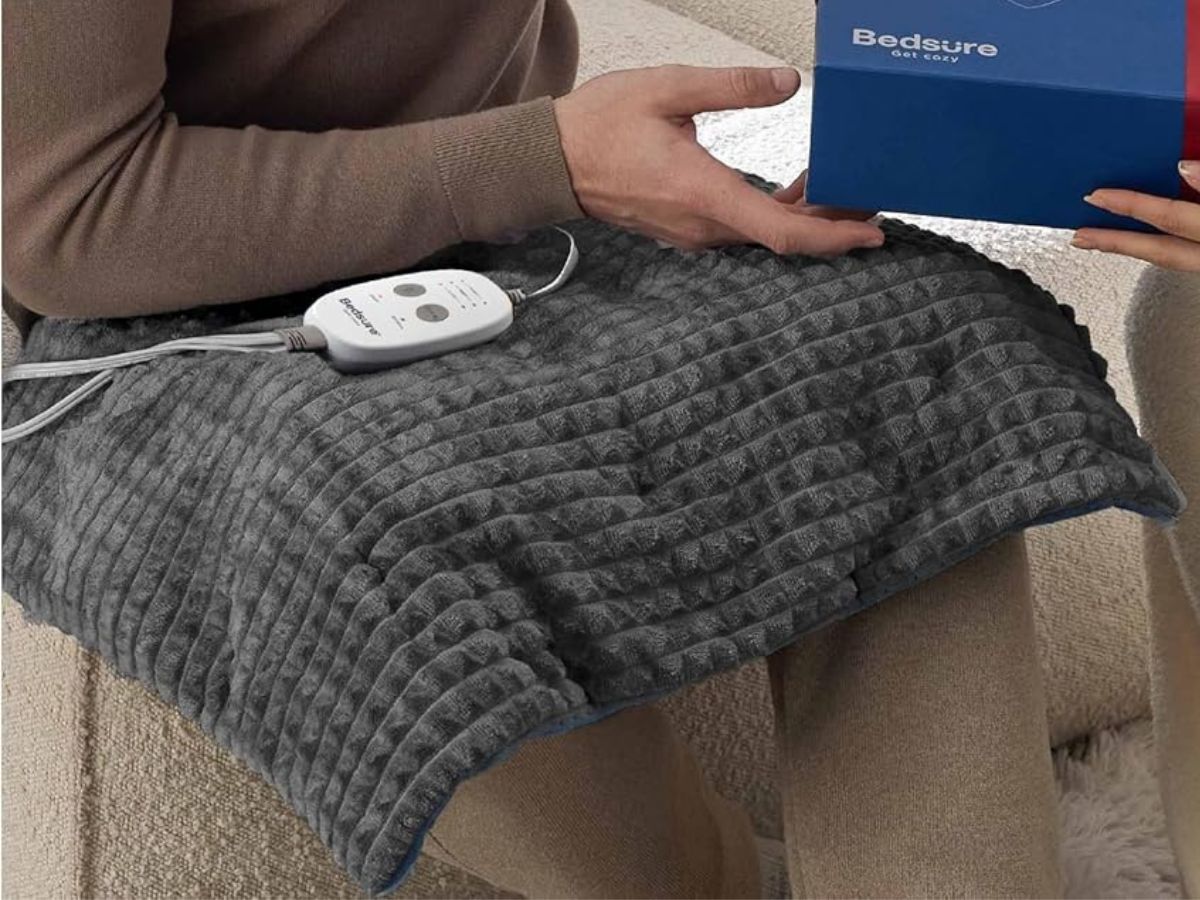 Bedsure Vibrating Heating Pad from $16.99 on Amazon (Reg. $34) | Hip2Save