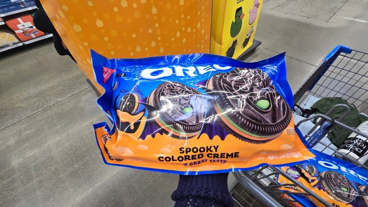 New Halloween OREO Snack Packs Available at Walmart | Hip2Save