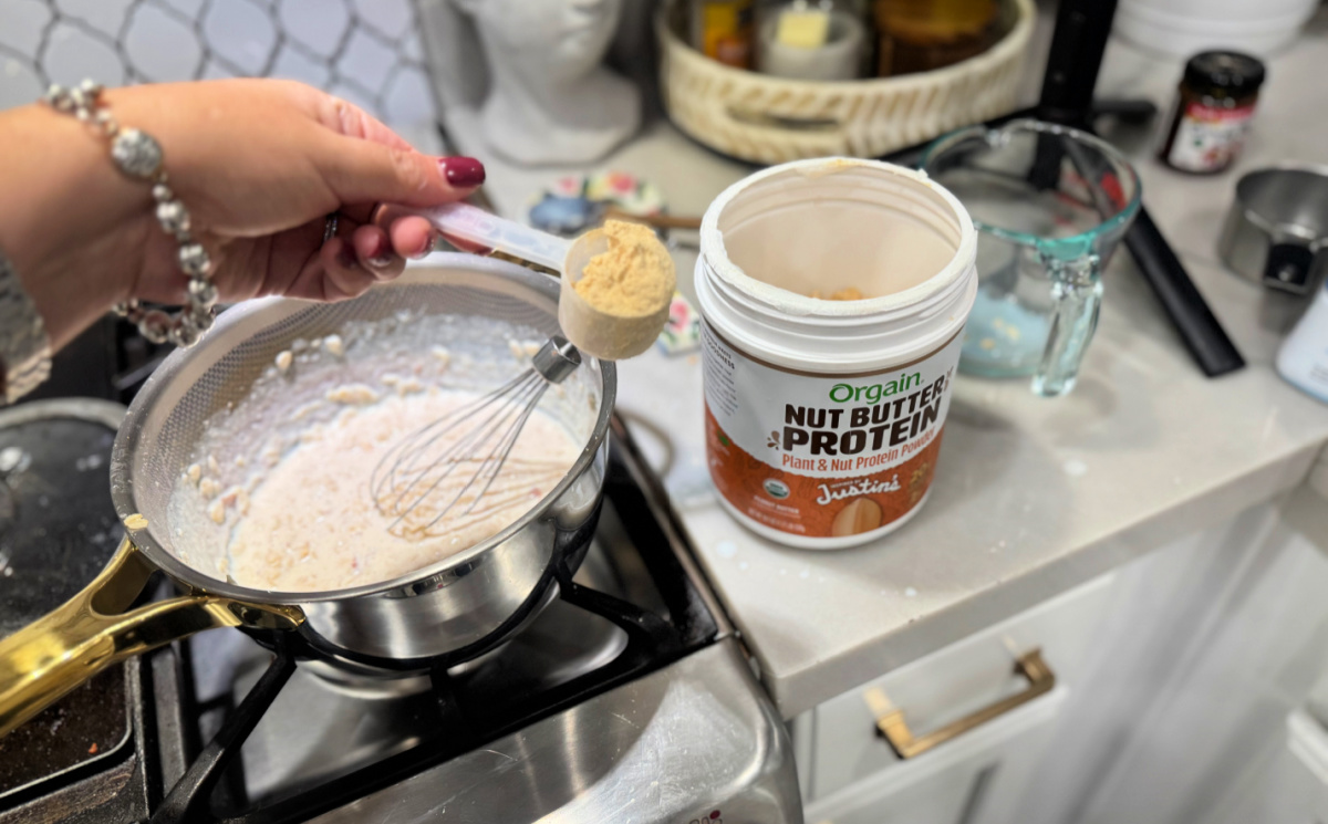 Fuel Your Mornings with Creamy Protein Oatmeal for Breakfast!