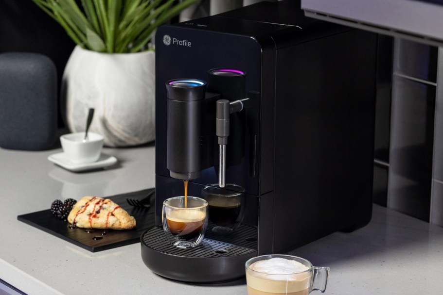 Starbucks Winter Menu is Here - 4 New Drinks + 2 Must-Try Treats ...