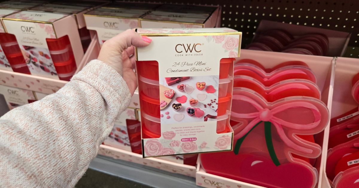 Walmart & Target Have the Cutest NEW Valentine's Day Snackle Boxes ...