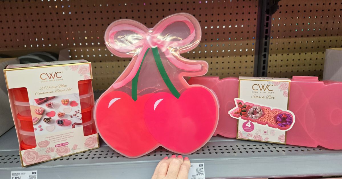 Walmart & Target Have the Cutest NEW Valentine's Day Snackle Boxes ...
