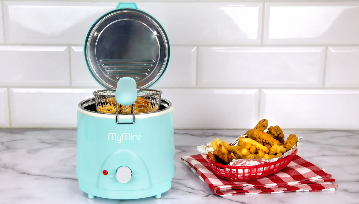 Mini 1.5-Quart Deep Fryer Just $13.96 on Walmart.com | Hip2Save